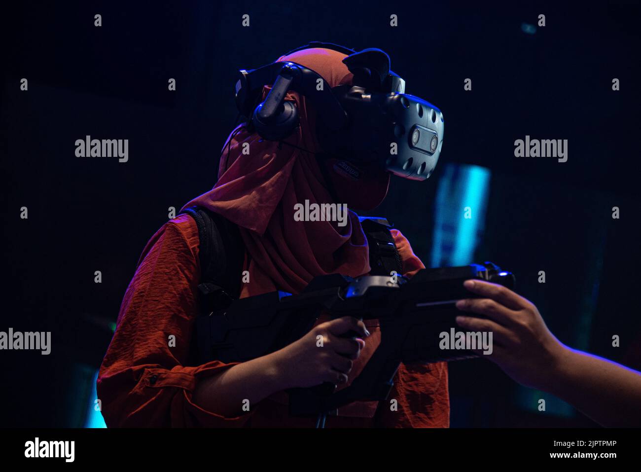 Bangkok, Thailand. 20th Aug, 2022. A visitor experiences a virtual ...