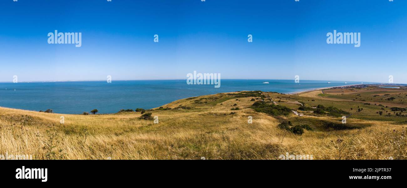 Vue panoramique estivale depuis le Cap Blanc Nez sur la côte d'opâle ...