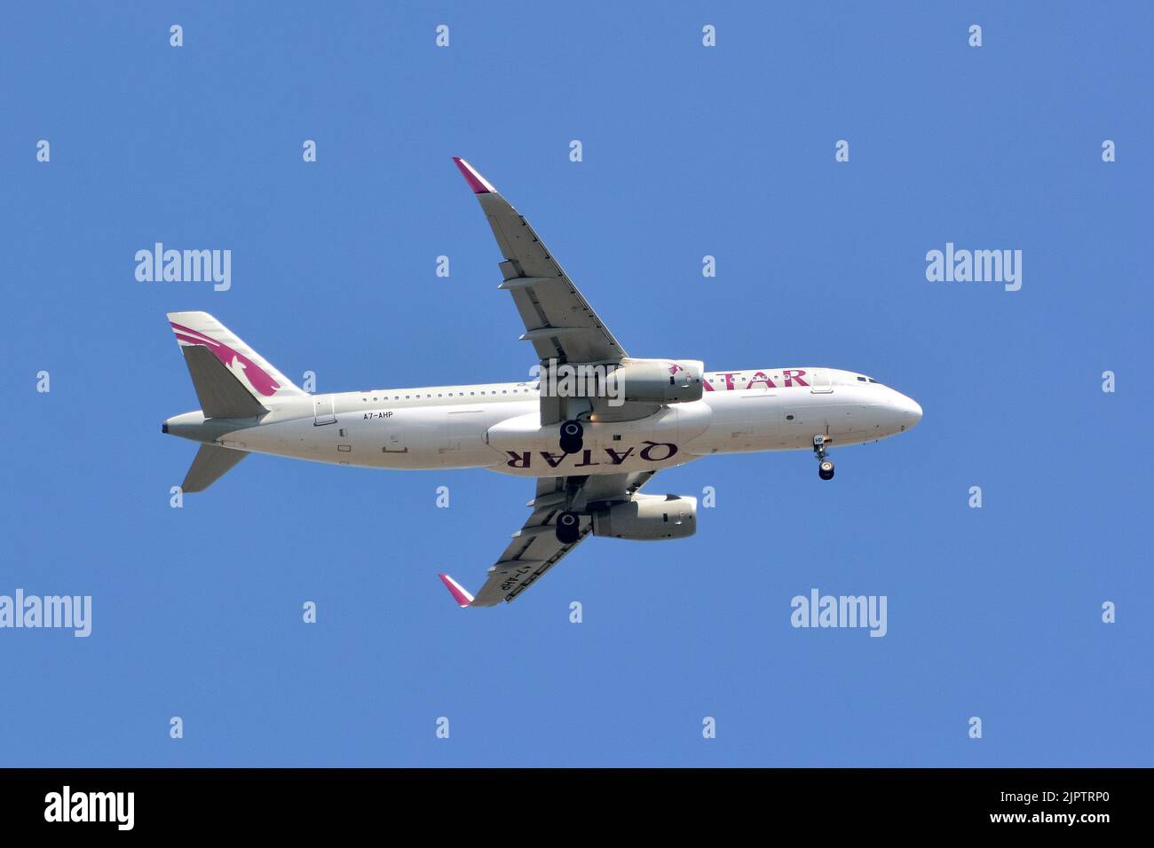 Qatar Airways (is the state-owned flag carrier of Qatar), Airbus A320 ...