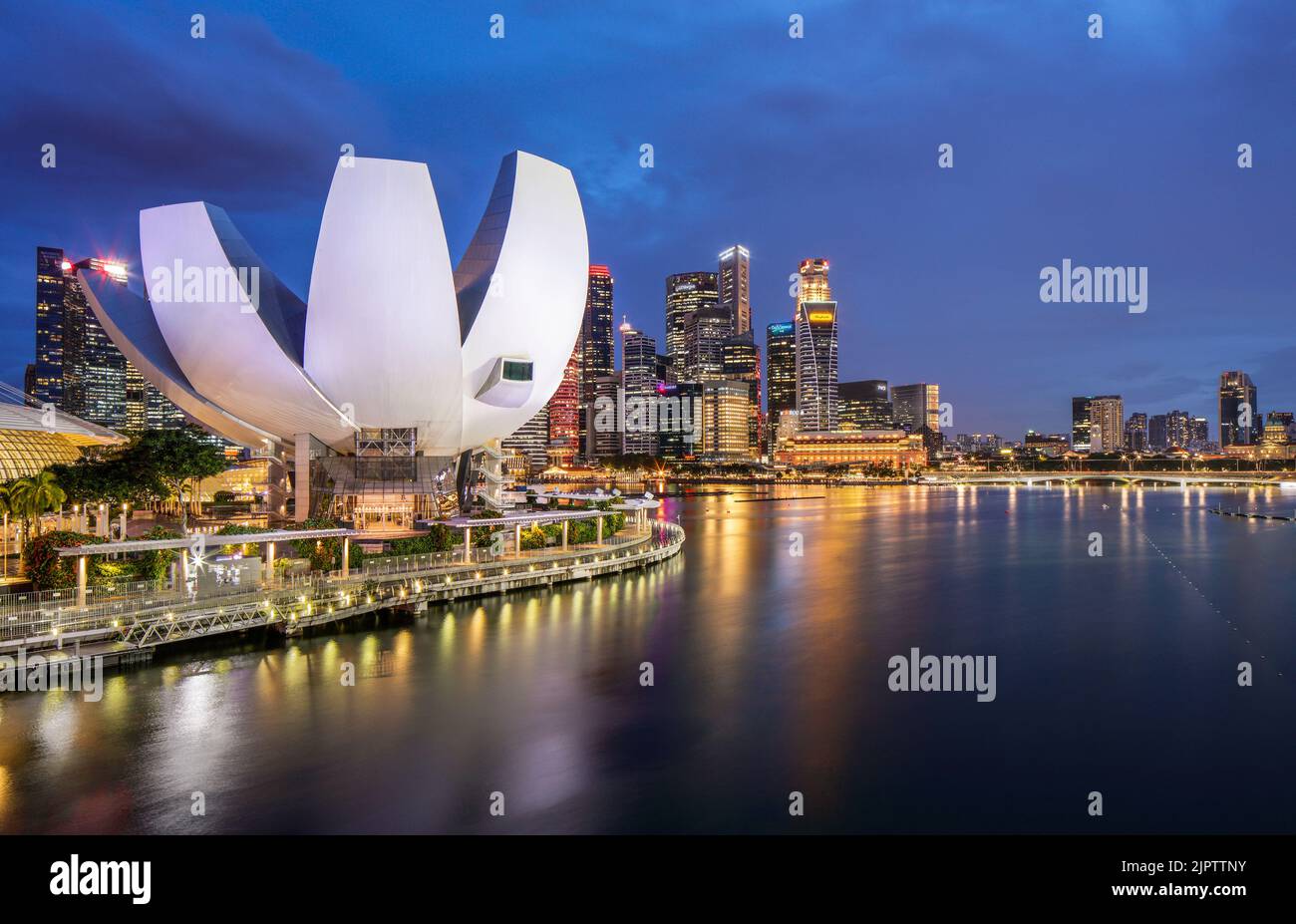 Singapore CBD during the blue hour Stock Photo - Alamy