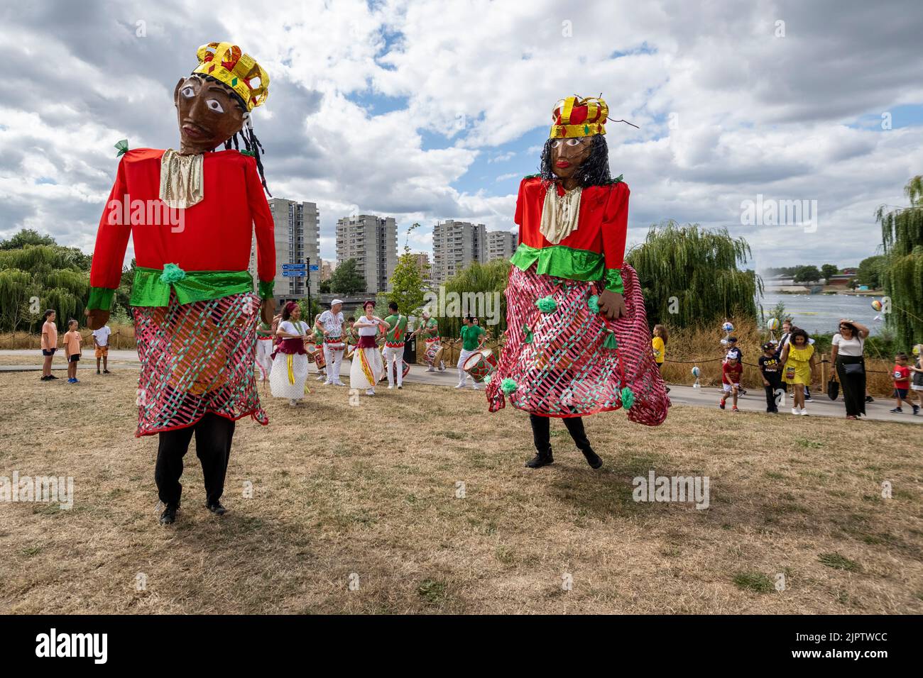 Taru arts hi-res stock photography and images - Alamy