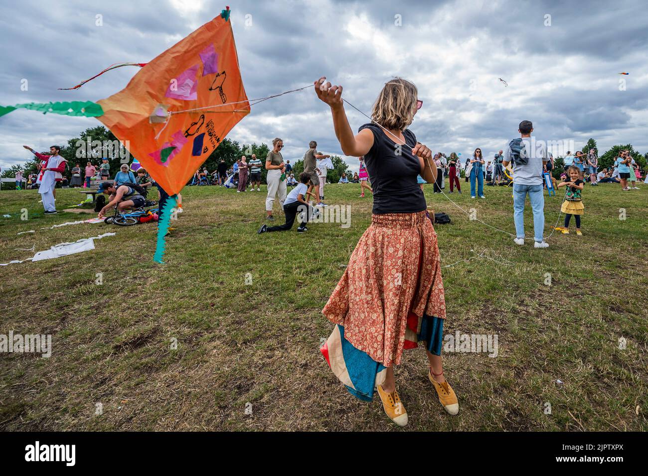 London, UK. 20th Aug, 2022. Flying the kites on Parliament Hill - Fly ...
