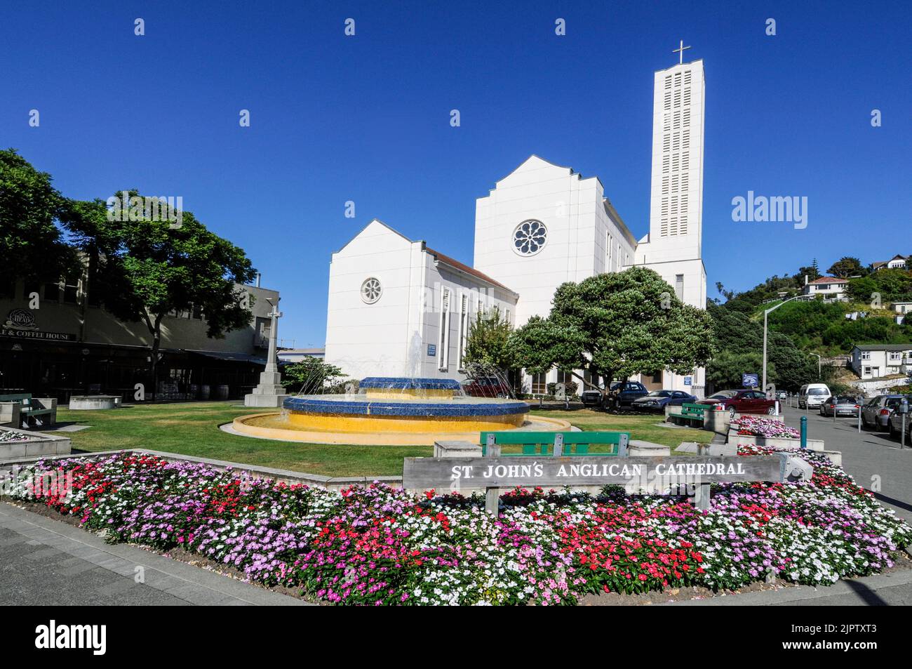 Art deco cathedral hi-res stock photography and images - Alamy