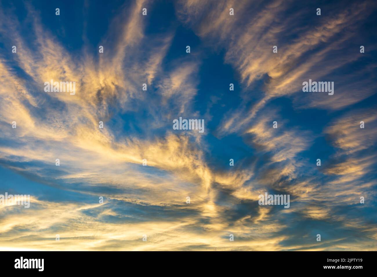 Wispy sunset hi-res stock photography and images - Alamy