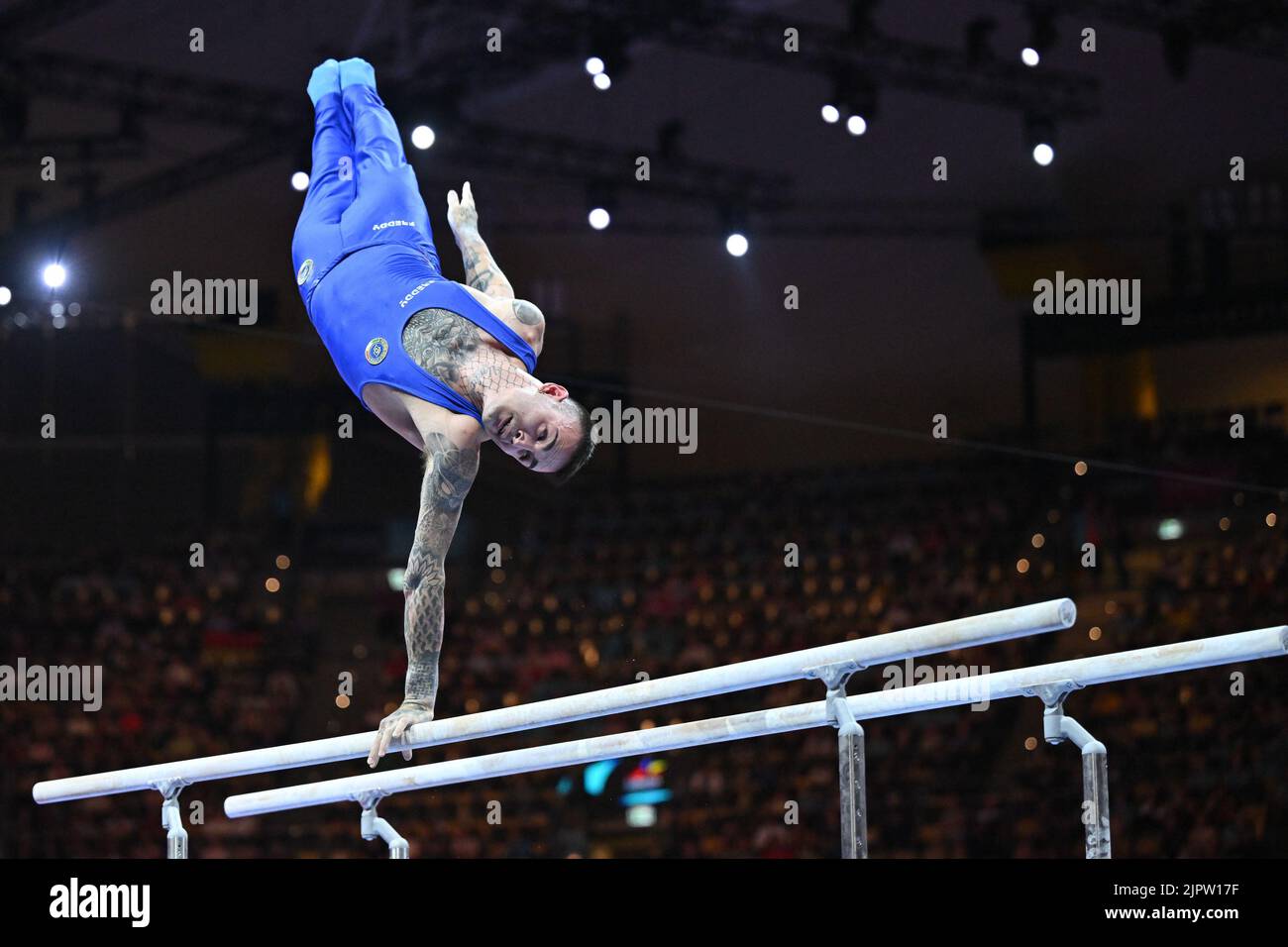 Parallele bars hi-res stock photography and images - Alamy