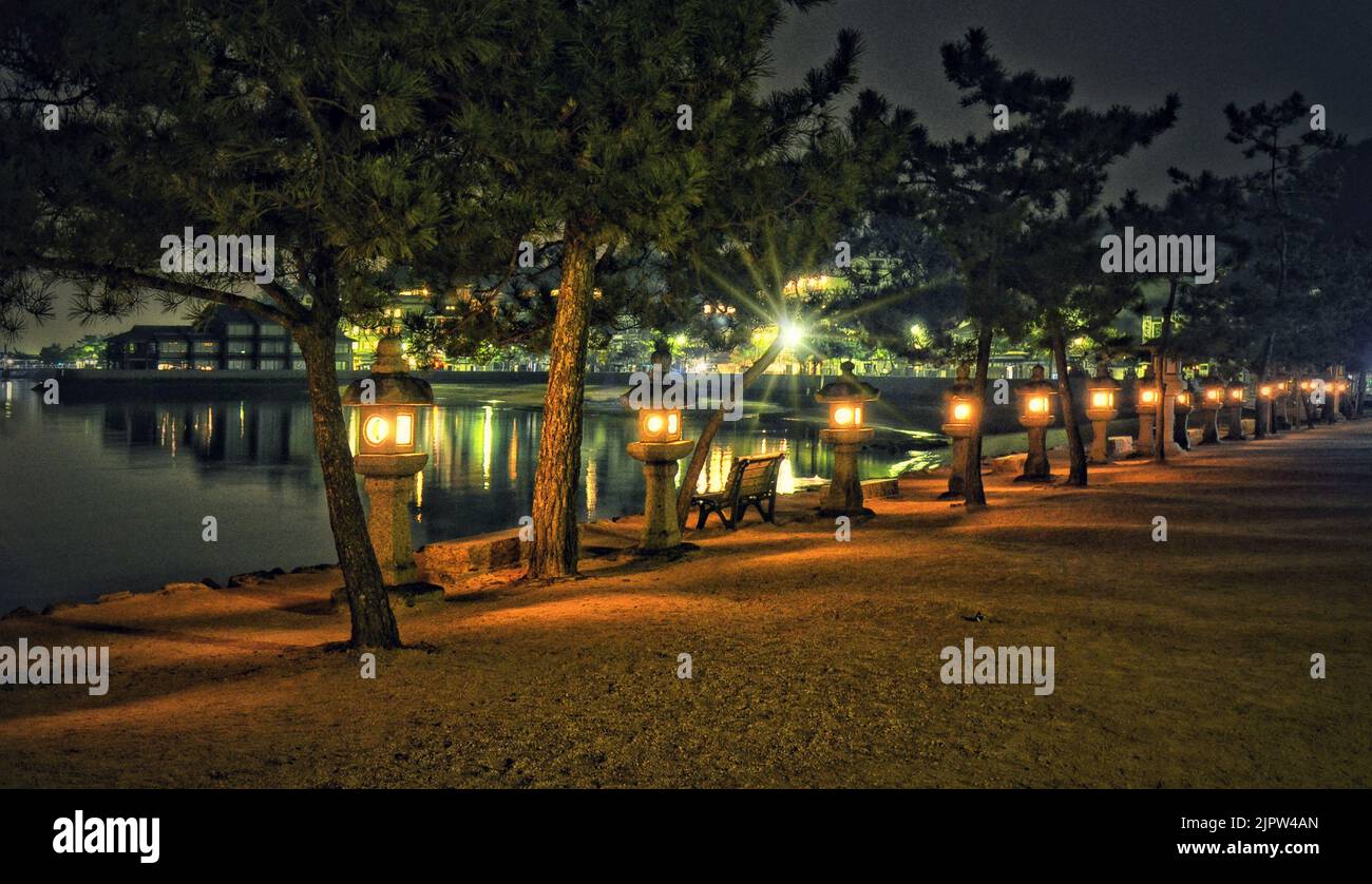 Night landscape at Itsukushima, Miyajima island, Hiroshima Prefecture ...