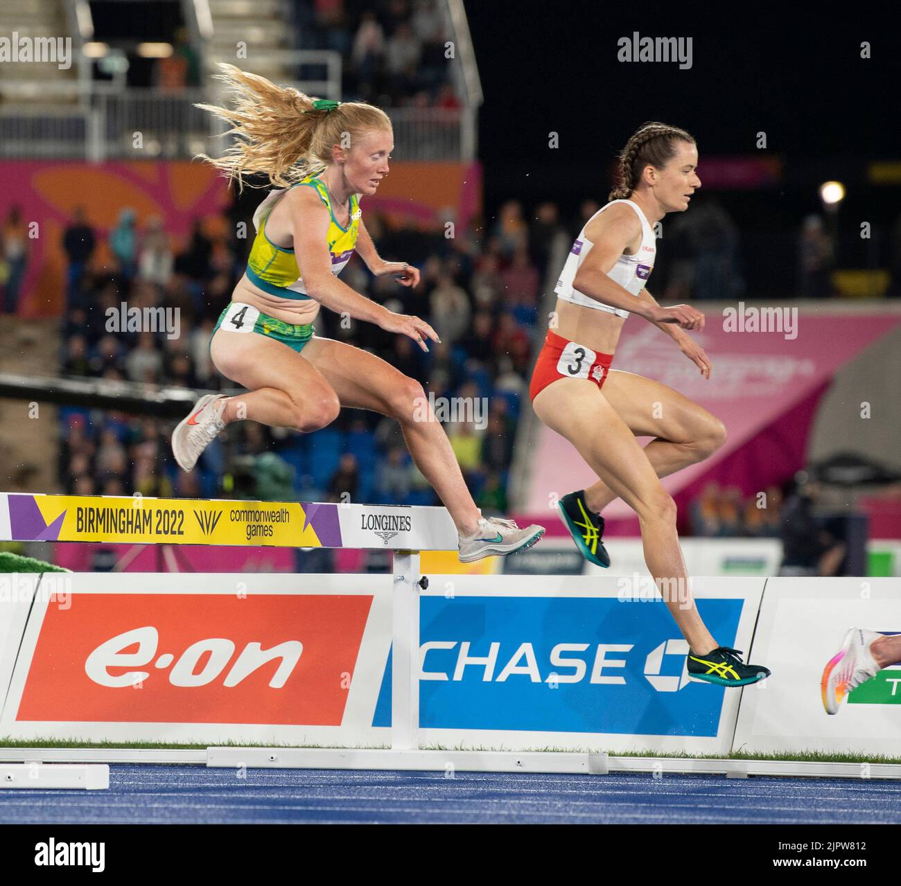 Amy Cashin of Australia and Lizzie Bird of England competing in the ...