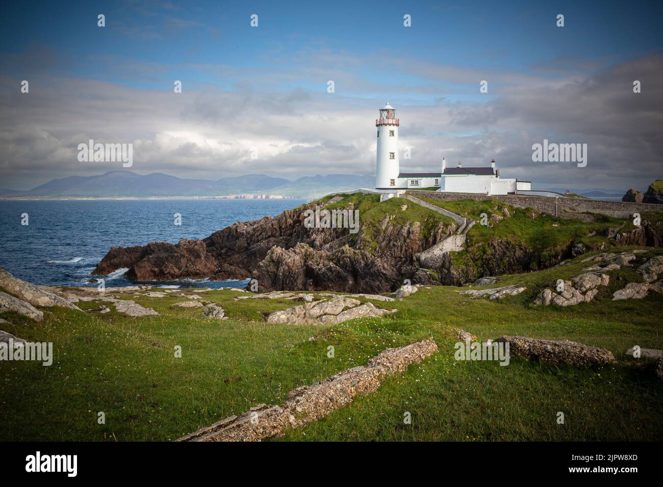 Fanad Head Lighthouse, one of the world's most beautiful lighthouses ...