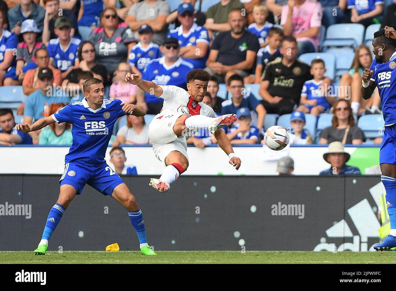 Che adams southampton 2022 hi-res stock photography and images - Alamy