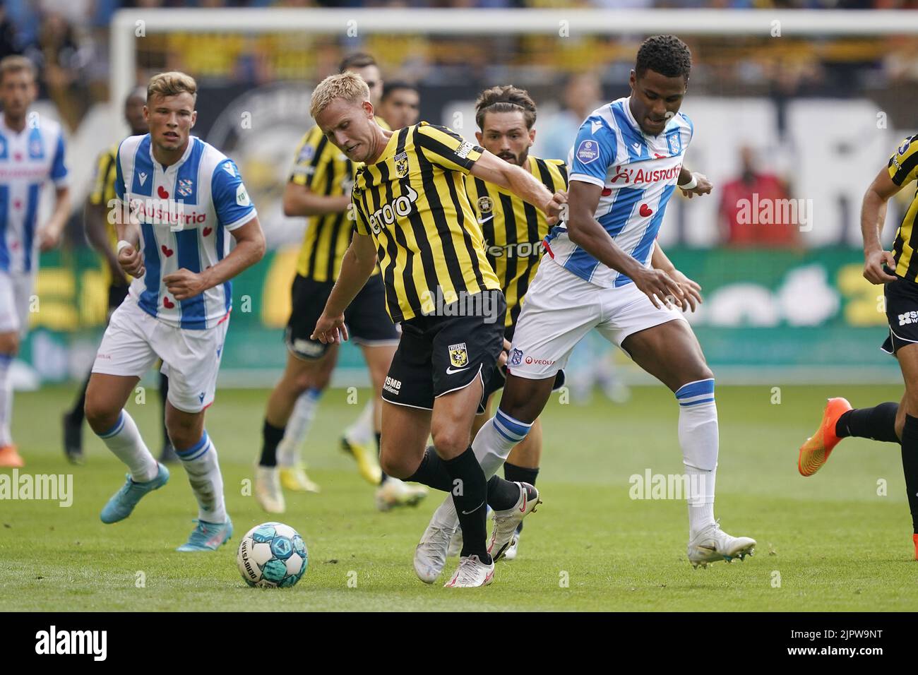 ARNHEM - (lr) Melle Meulensteen of Vitesse, Mohamed Sankoh during the ...