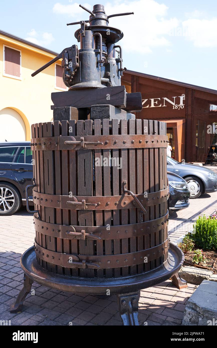 Zeni winery bardolino hi-res stock photography and images - Alamy