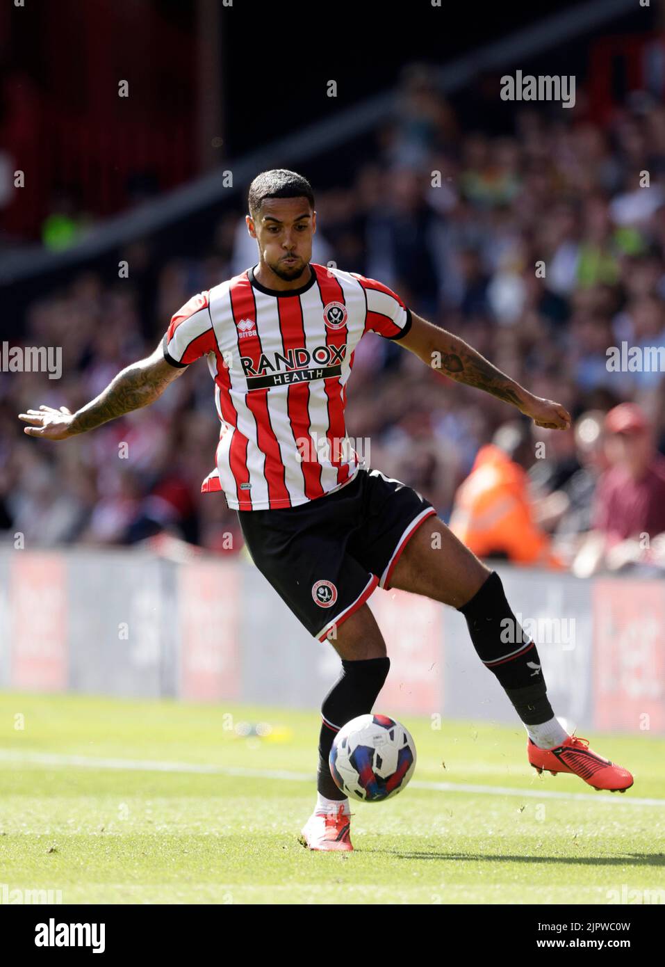 Sheffield United's Max Lowe during the Sky Bet Championship match at ...