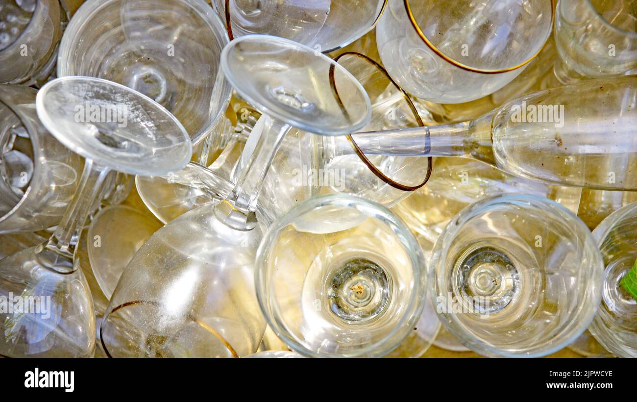 Dirty crystal glasses in a box Stock Photo - Alamy