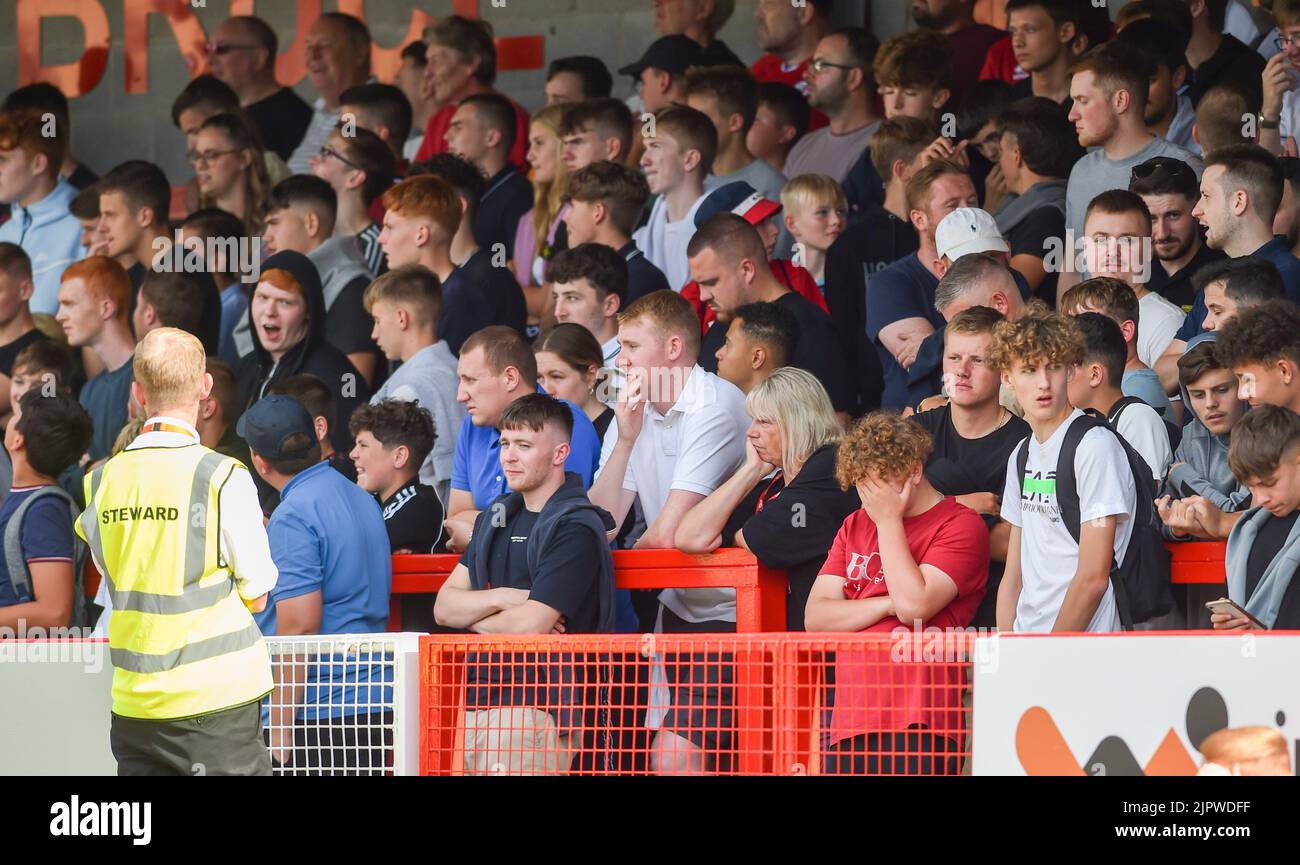 Crawley afc hi-res stock photography and images - Alamy