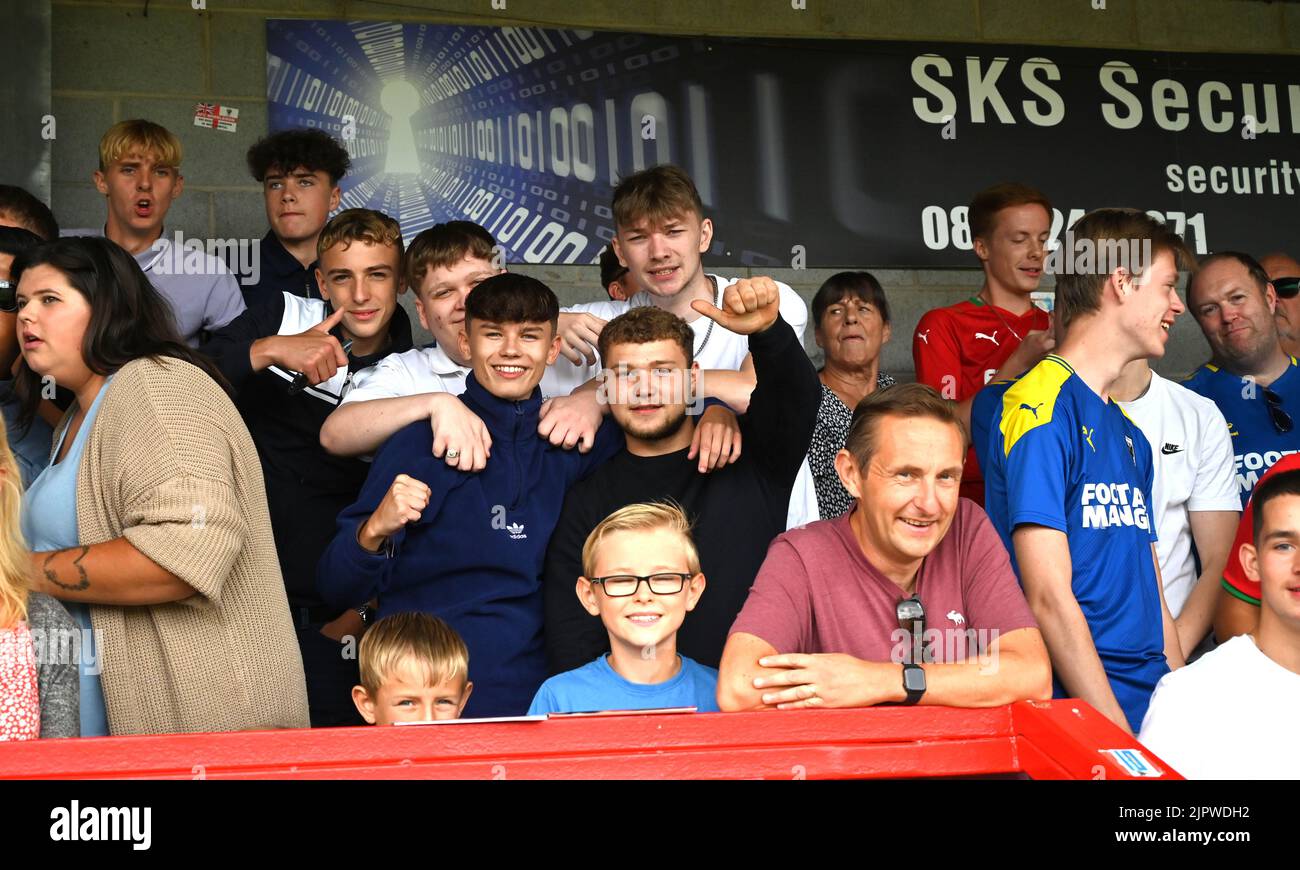 Efl fans hi-res stock photography and images - Alamy