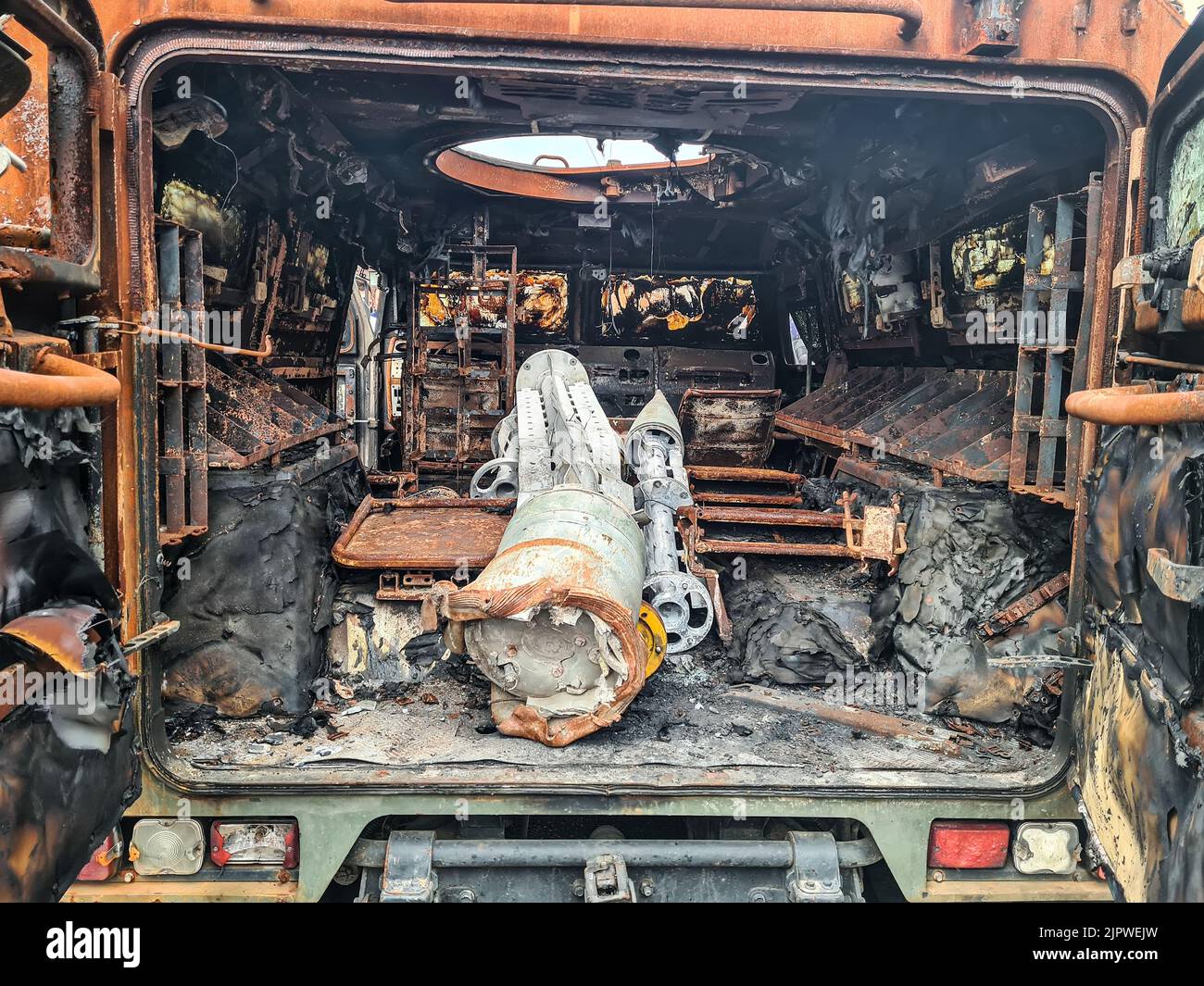 Army tank inside hi-res stock photography and images - Alamy