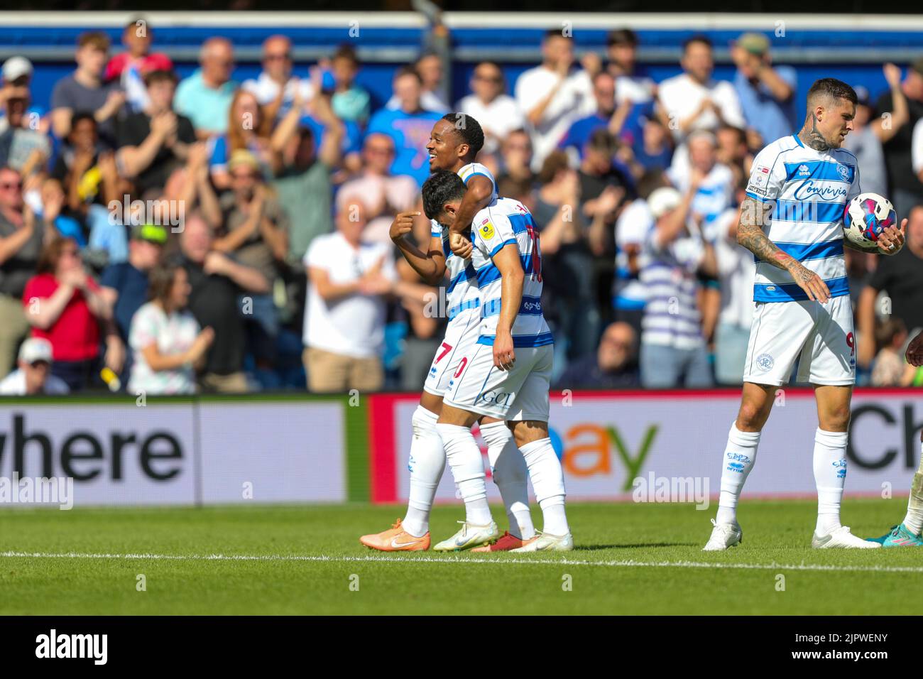 Qprs chris willock scores hi-res stock photography and images - Alamy
