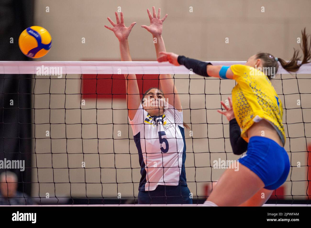 Kutna Hora, Czech Republic. 20th Aug, 2022. Eirini Ioannnou (CYP), left, in action during the ...