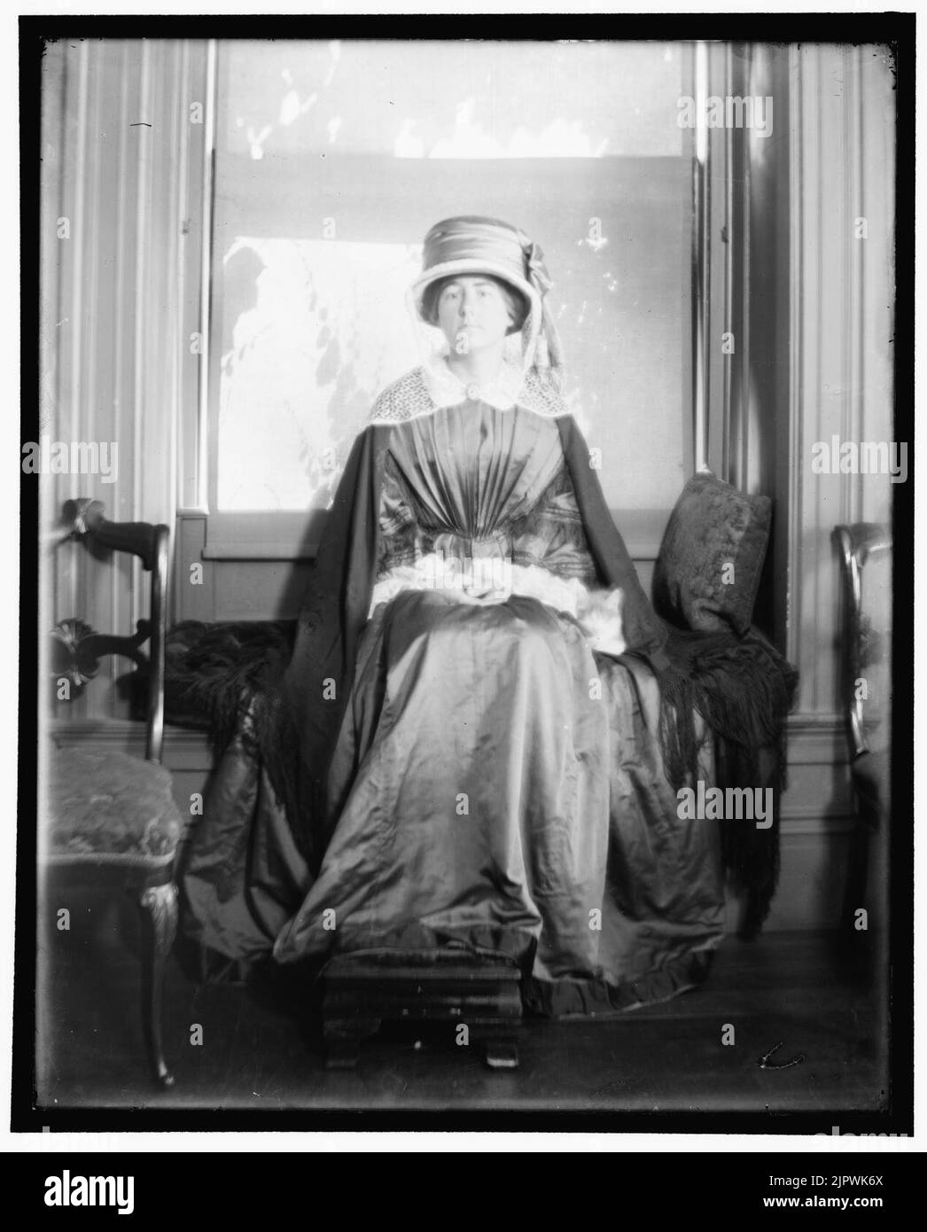 The visitor, posed by Mrs. Turner in a Waban, Mass. window Stock Photo ...