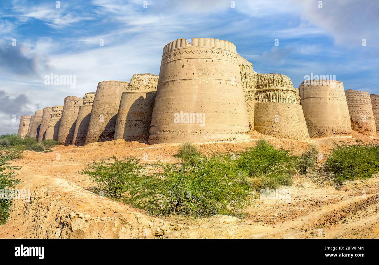 The Derawar fortis visible for many miles in the Cholistan Desert. The ...