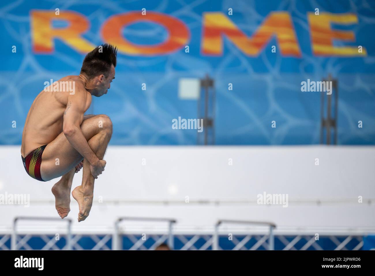 Alcon len hi-res stock photography and images - Alamy