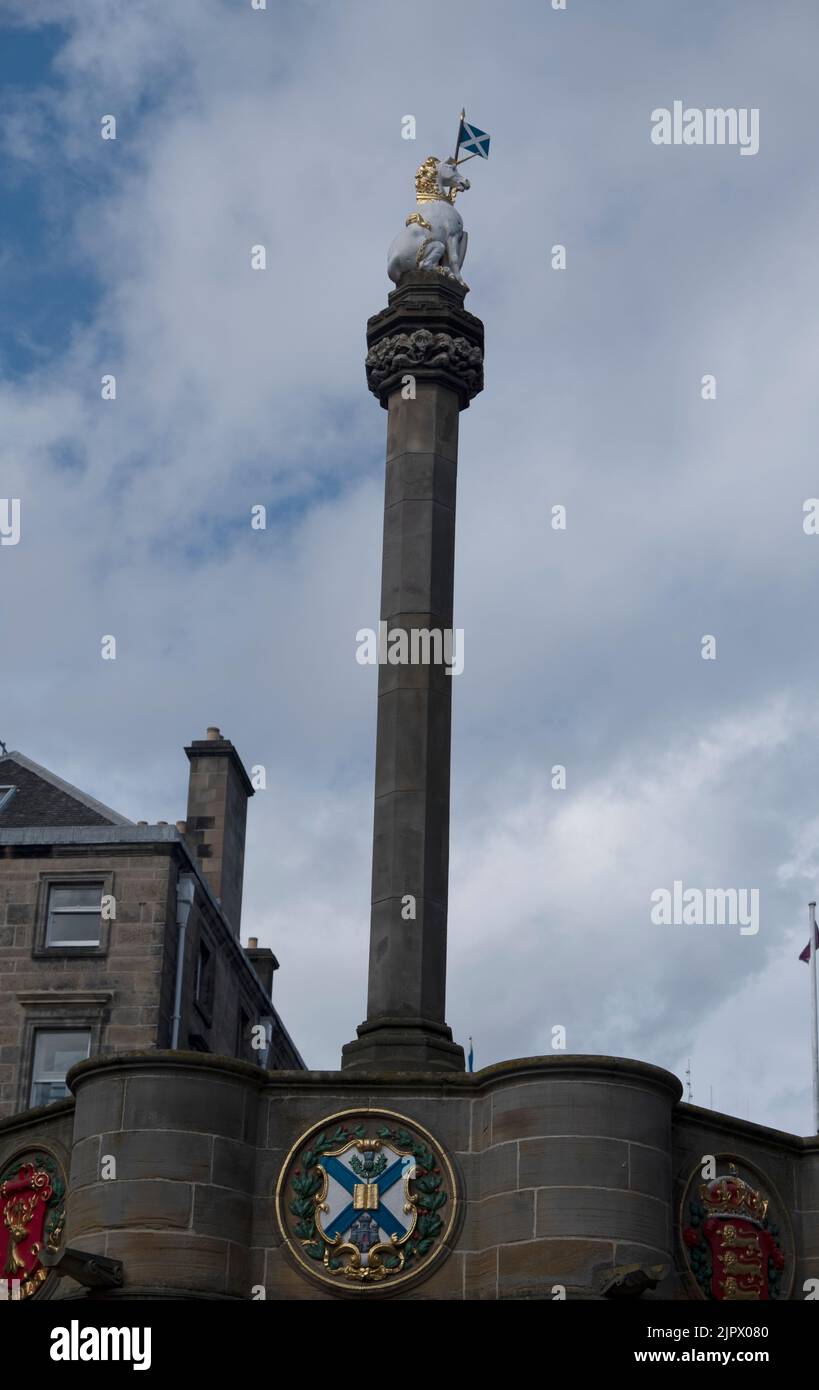 Mercat Cross, Edinburgh Stock Photo - Alamy