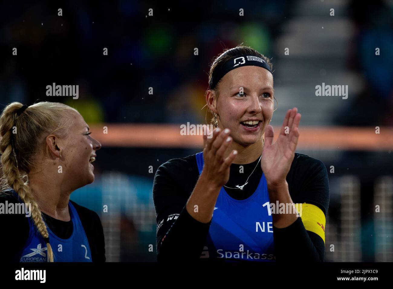 Munich, Germany. 20th Aug, 2022. Raisa Schoon (2 Netherlands) and Katja ...