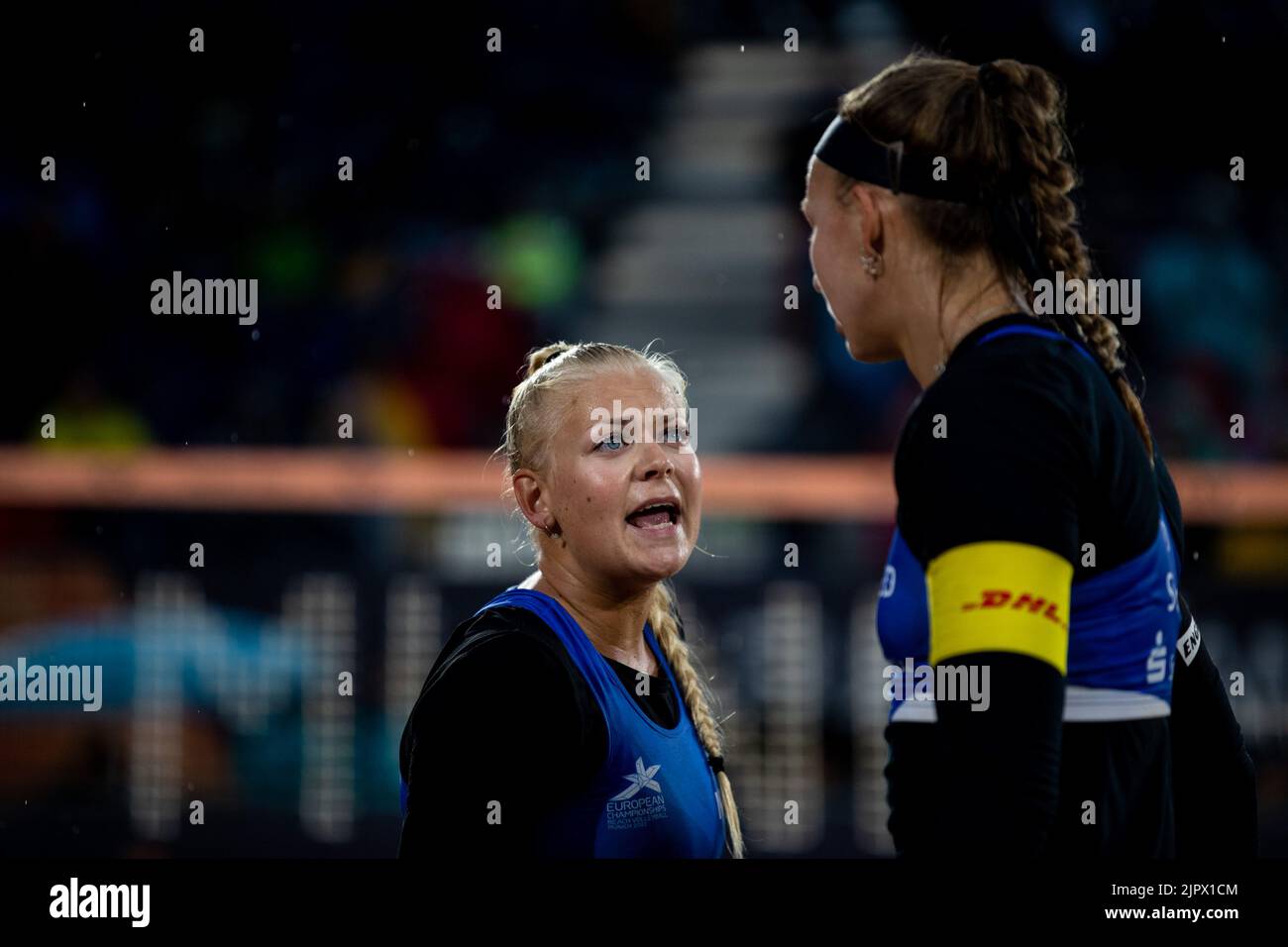 Munich, Germany. 20th Aug, 2022. Raisa Schoon (2 Netherlands) and Katja ...