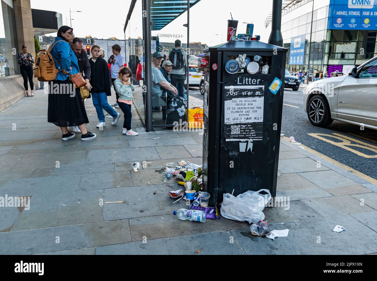 Bus stop garbage hi-res stock photography and images - Alamy