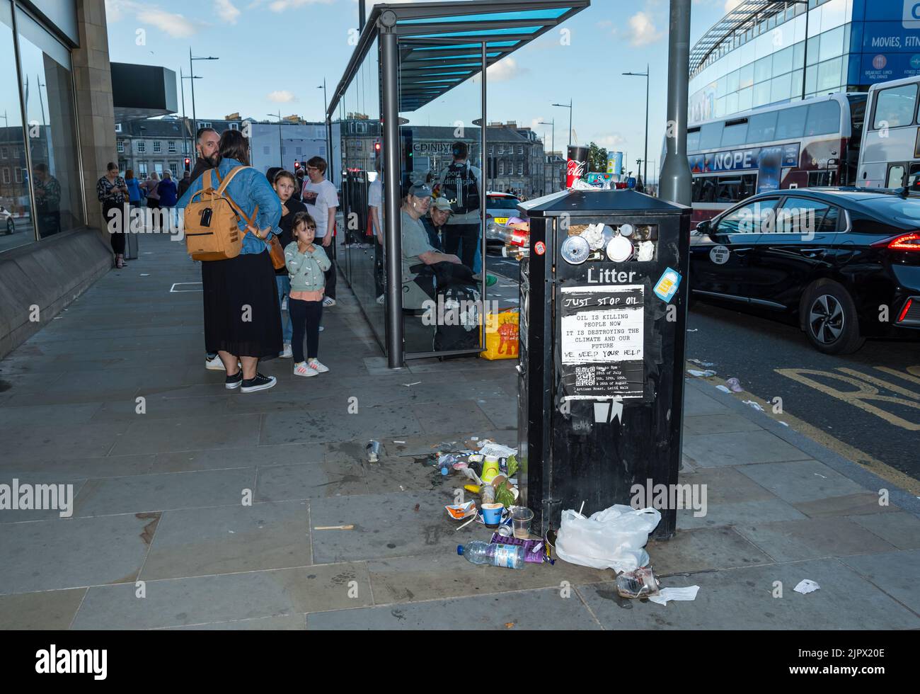 Bus stop shelter litter bin hi-res stock photography and images - Alamy