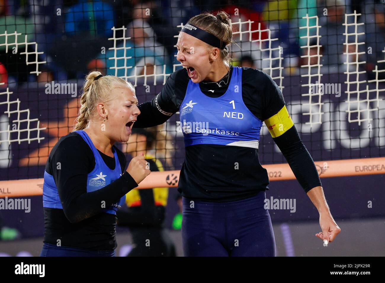 MUNICH, GERMANY - AUGUST 20: Katja Stam of The Netherlands, Raisa ...