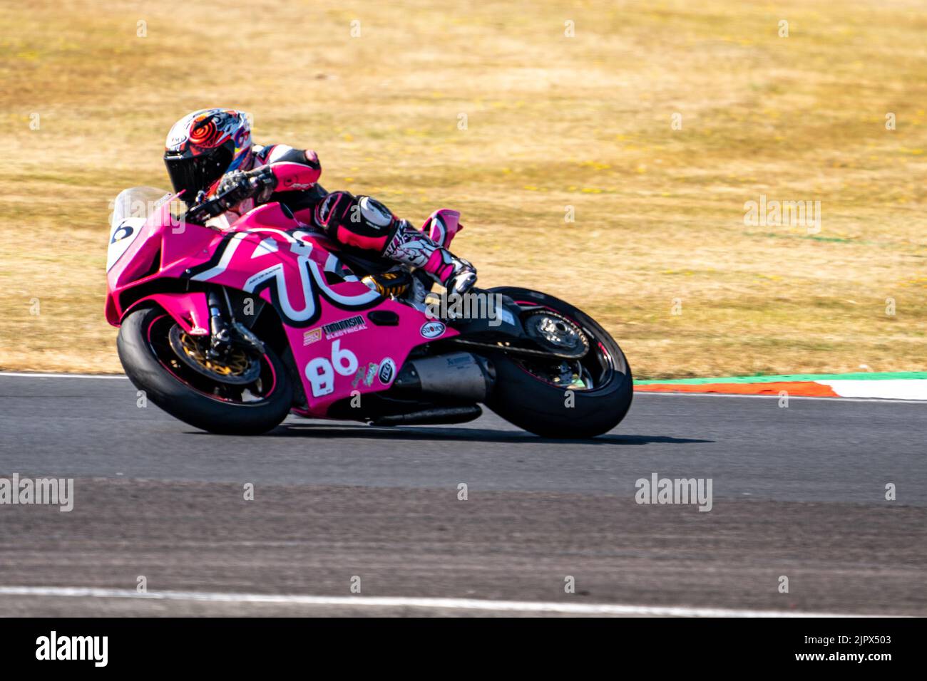 Charlie Nesbitt 86 R/S Racing British Super Bikes GP2 Thruxton 2022 ...