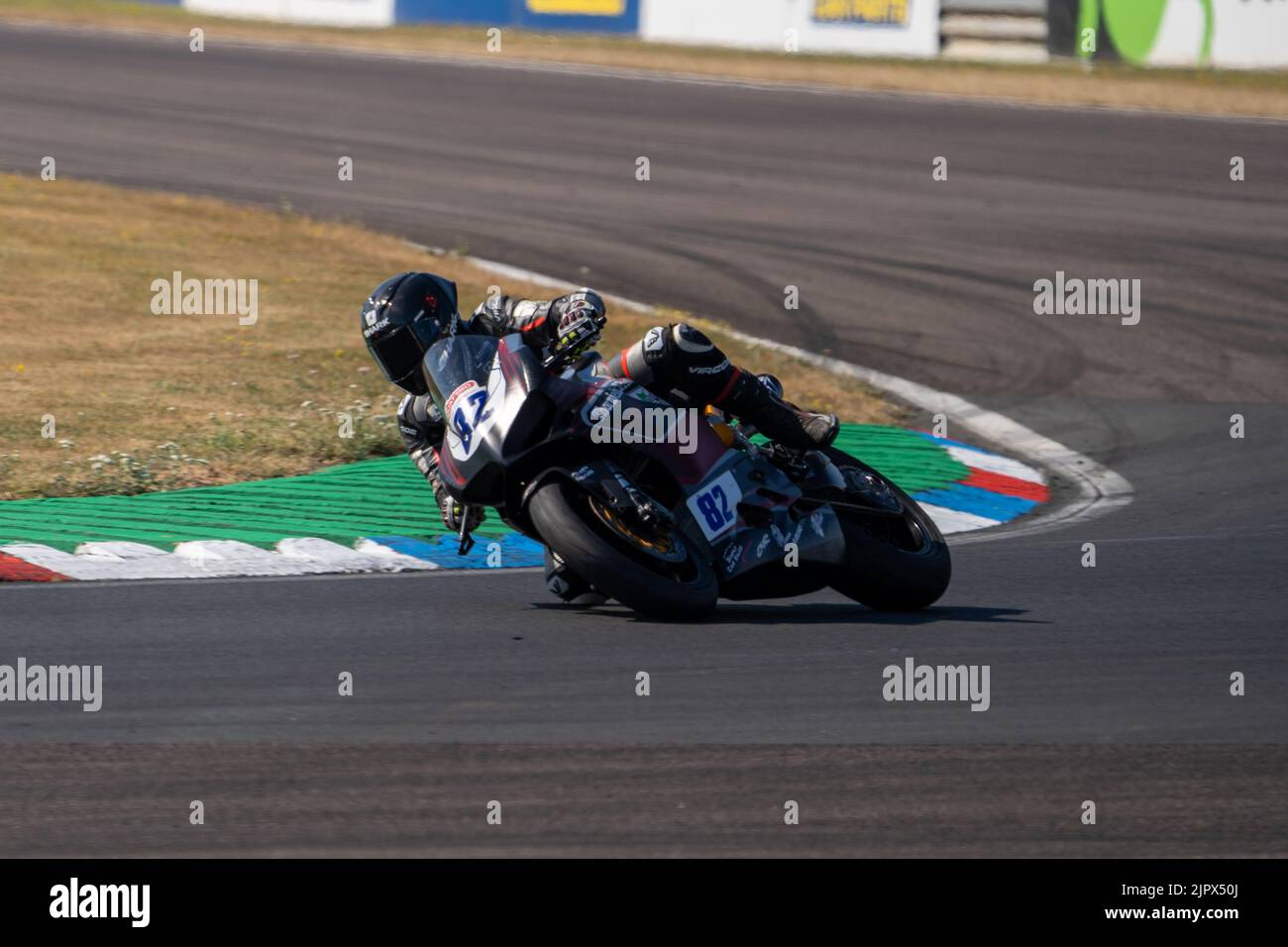 Toby Reynolds 82 Eagle Cargo Racing British Super Bikes GP2 Thruxton ...