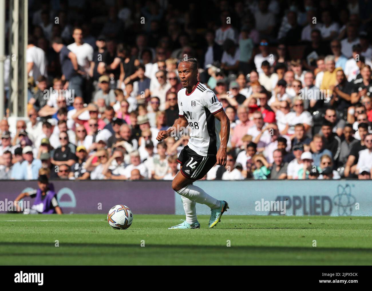 Bobby reid brentford hi-res stock photography and images - Alamy