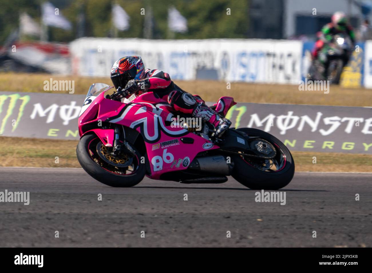 Charlie Nesbit 86 R/S Racing British Super Bikes GP2 Thruxton 2022 ...