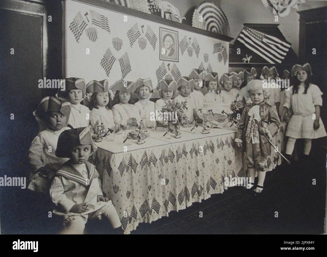 1915 birthday hi-res stock photography and images - Alamy