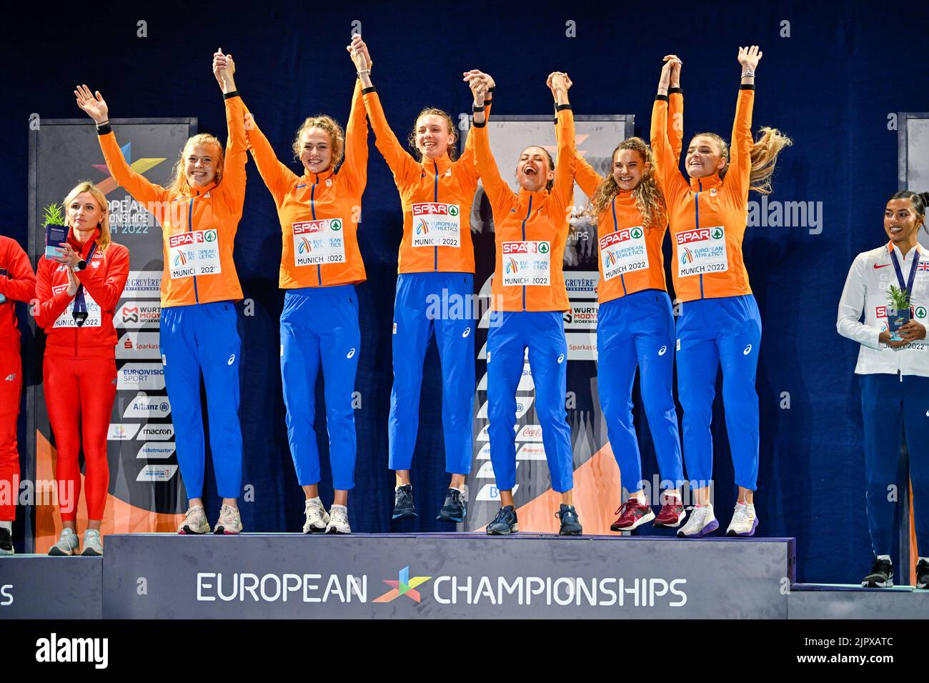 MUNCHEN, GERMANY - AUGUST 20: Andrea Bouma of the Netherlands, Lieke ...