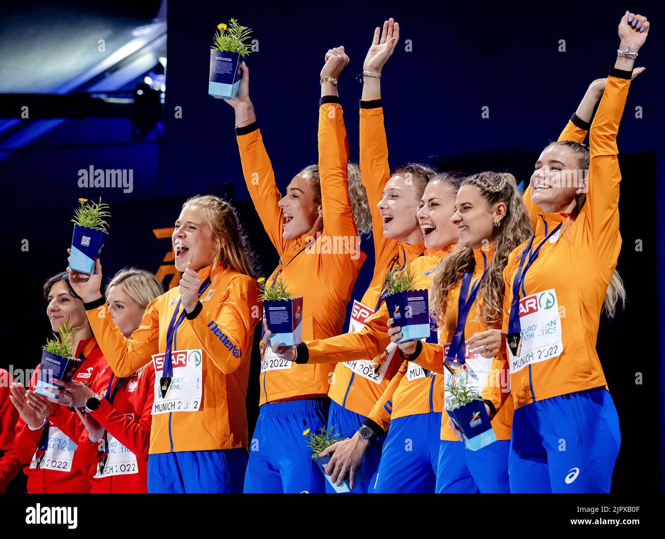 MUNICH - Andrea Bouma, Lieke Klaver, Femke Bol, Eveline Saalberg, Laura ...