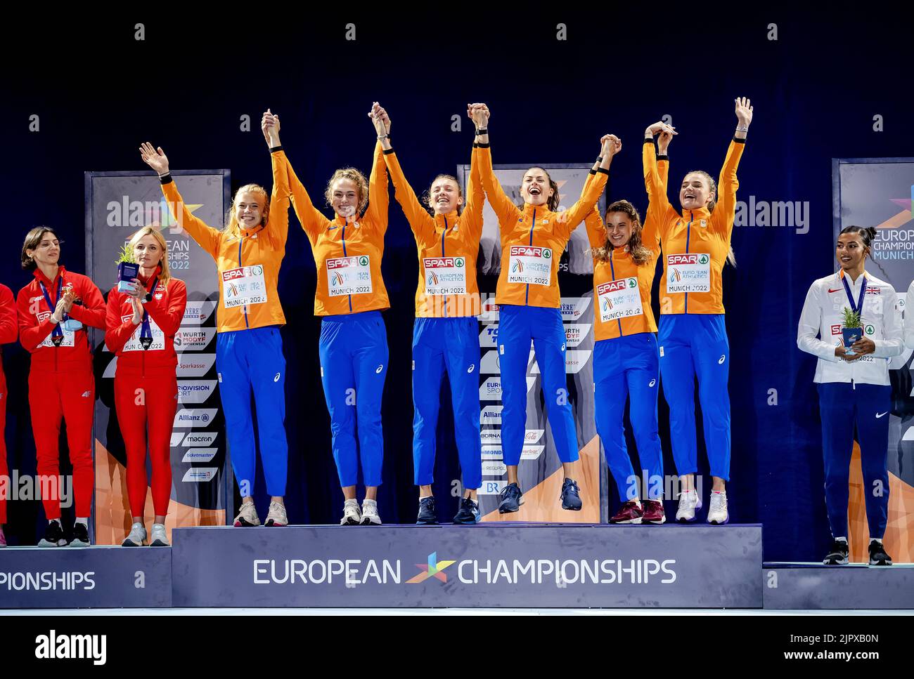 MUNICH - Andrea Bouma, Lieke Klaver, Femke Bol, Eveline Saalberg, Laura ...