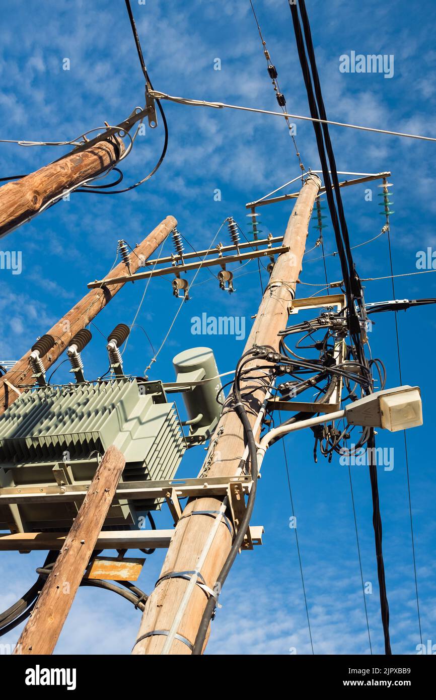 Electrical pylon cable hi-res stock photography and images - Alamy