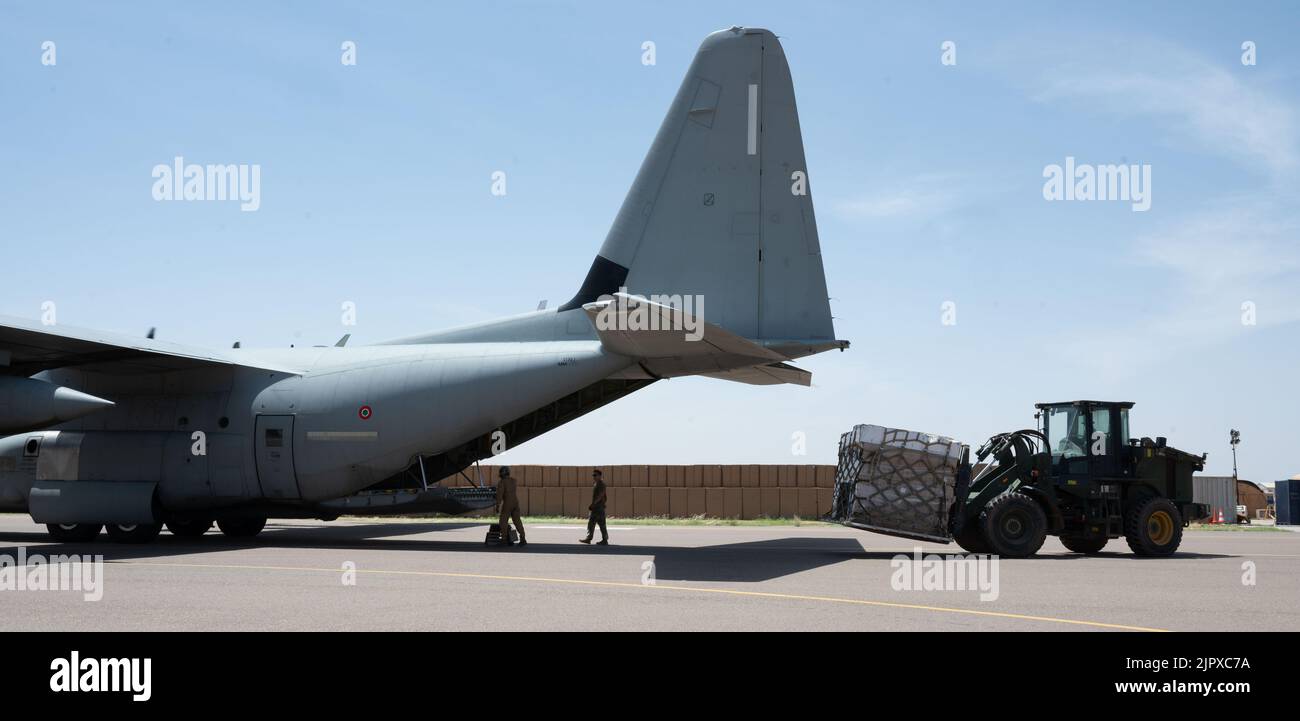 Nigerien air base 101 hi-res stock photography and images - Alamy