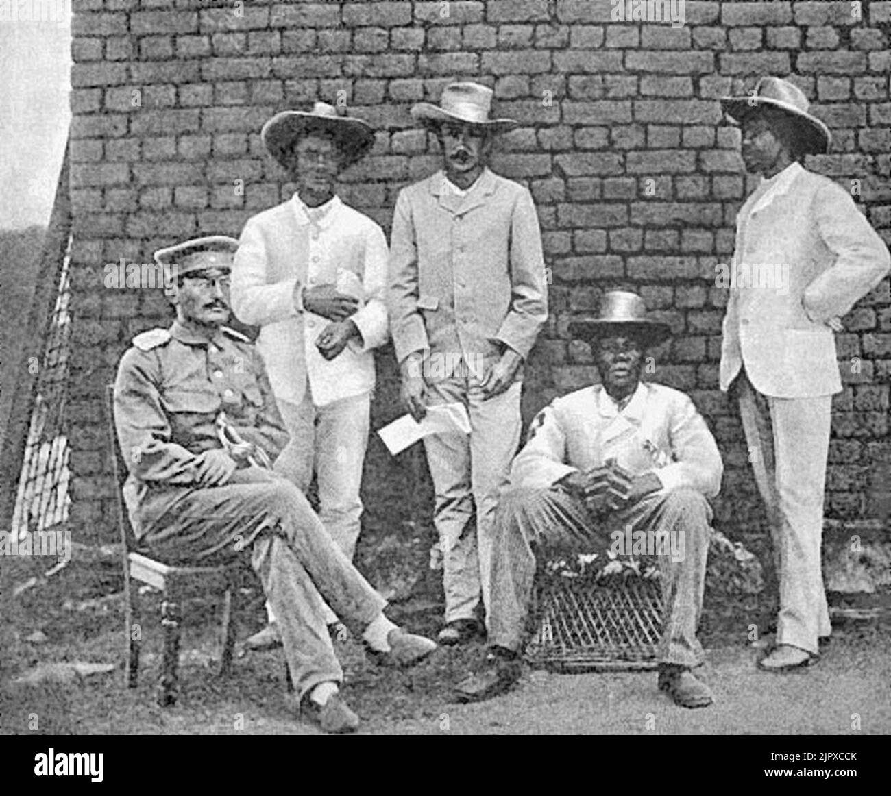 Theodor Leutwein & Samuel Maharero (1895 Stock Photo - Alamy