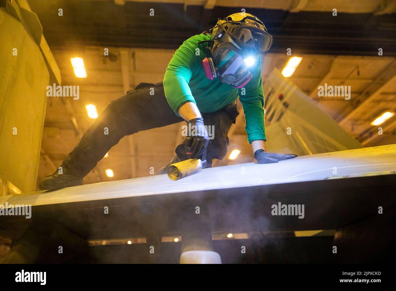 220817-N-UI066-1032 ATLANTIC OCEAN (Aug. 17, 2022) Aviation Structural ...