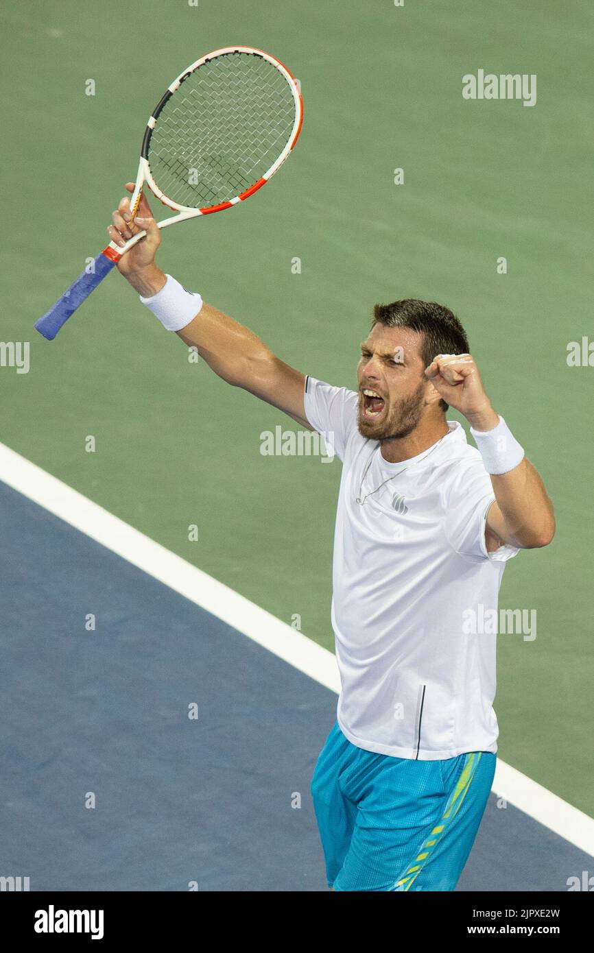 Mason, Ohio, USA. 19th Aug, 2022. Cameron Norrie celebrates beating ...