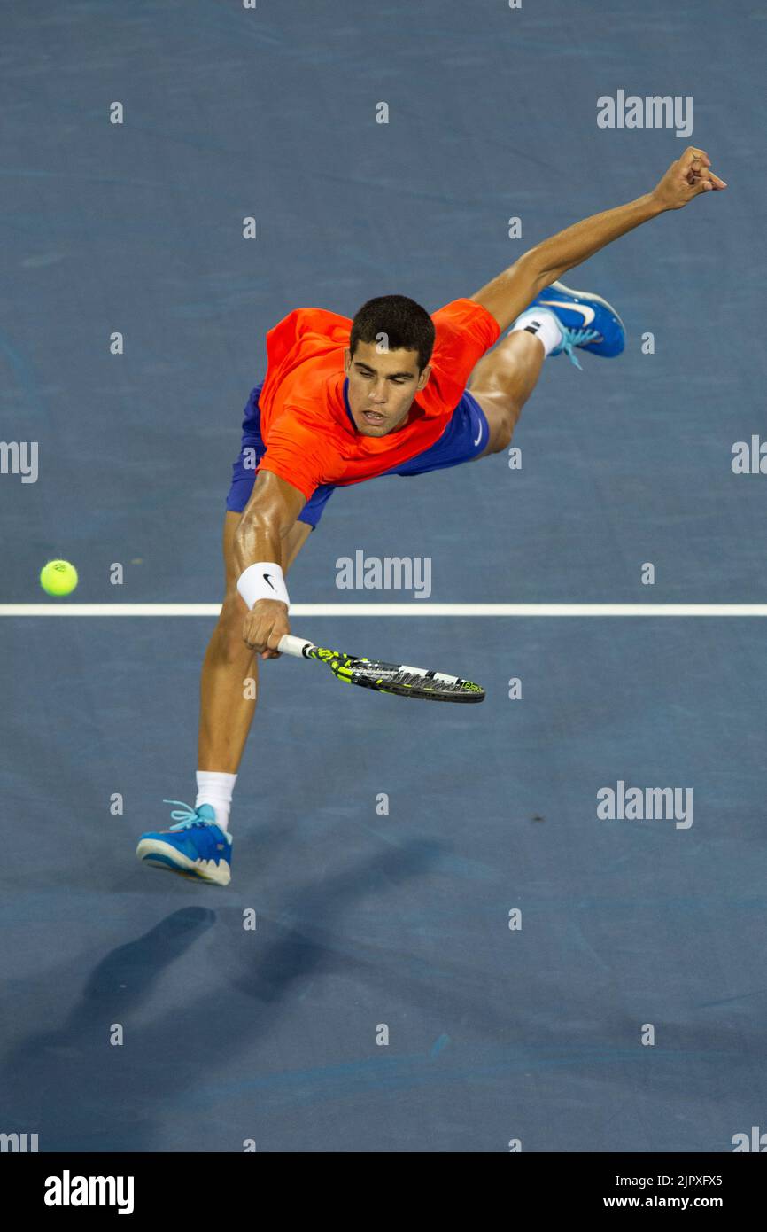 Mason, Ohio, USA. 19th Aug, 2022. Carlos Alvarez plays a ball against ...