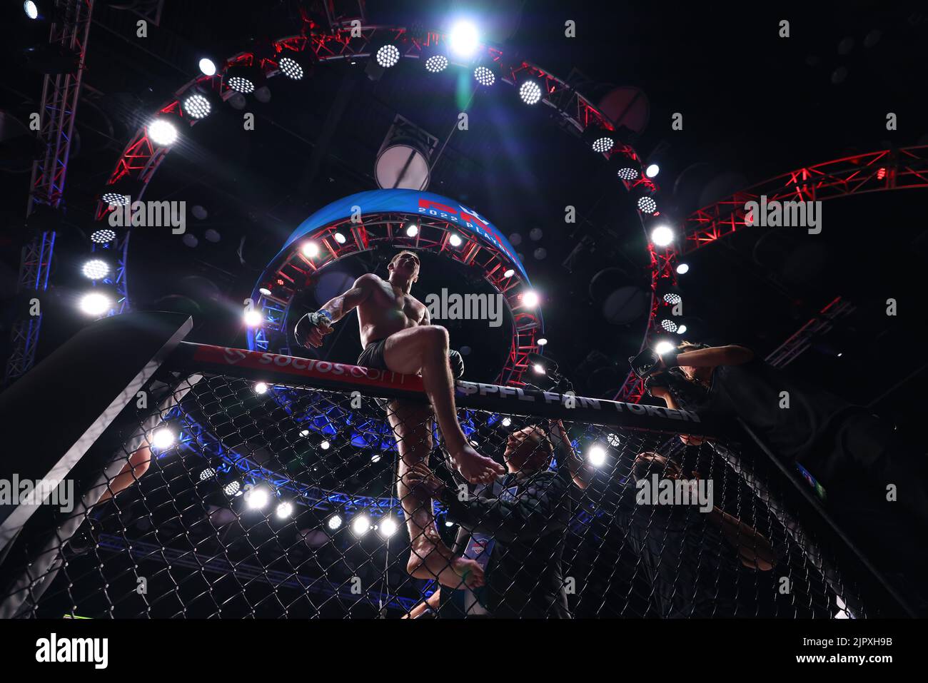 Chris wade mma hi-res stock photography and images - Alamy