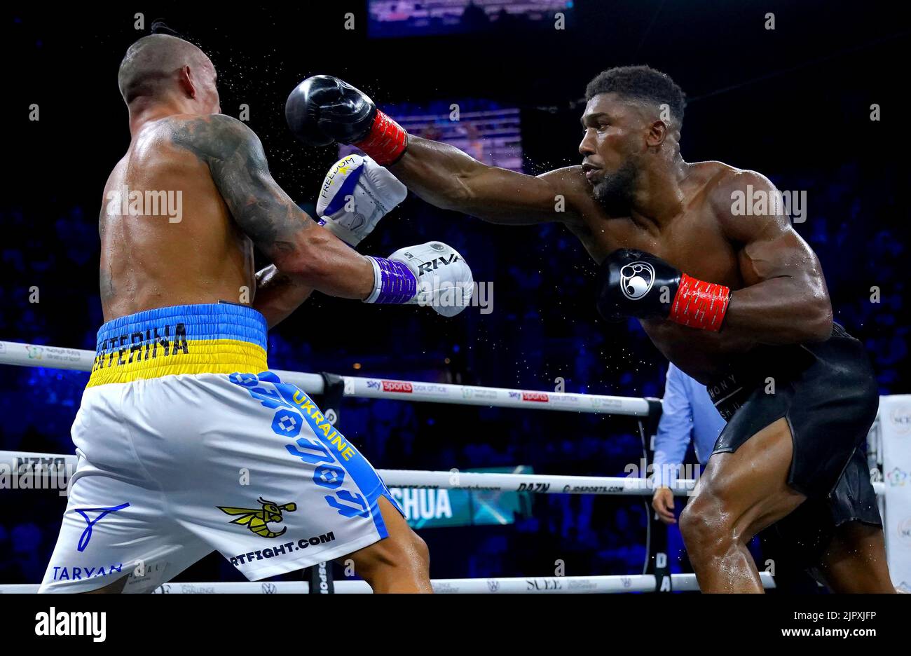 Oleksandr usyk and anthony joshua hi-res stock photography and images - Alamy