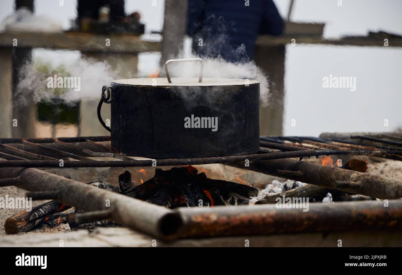 Cooking on fire south africa hi-res stock photography and images - Alamy