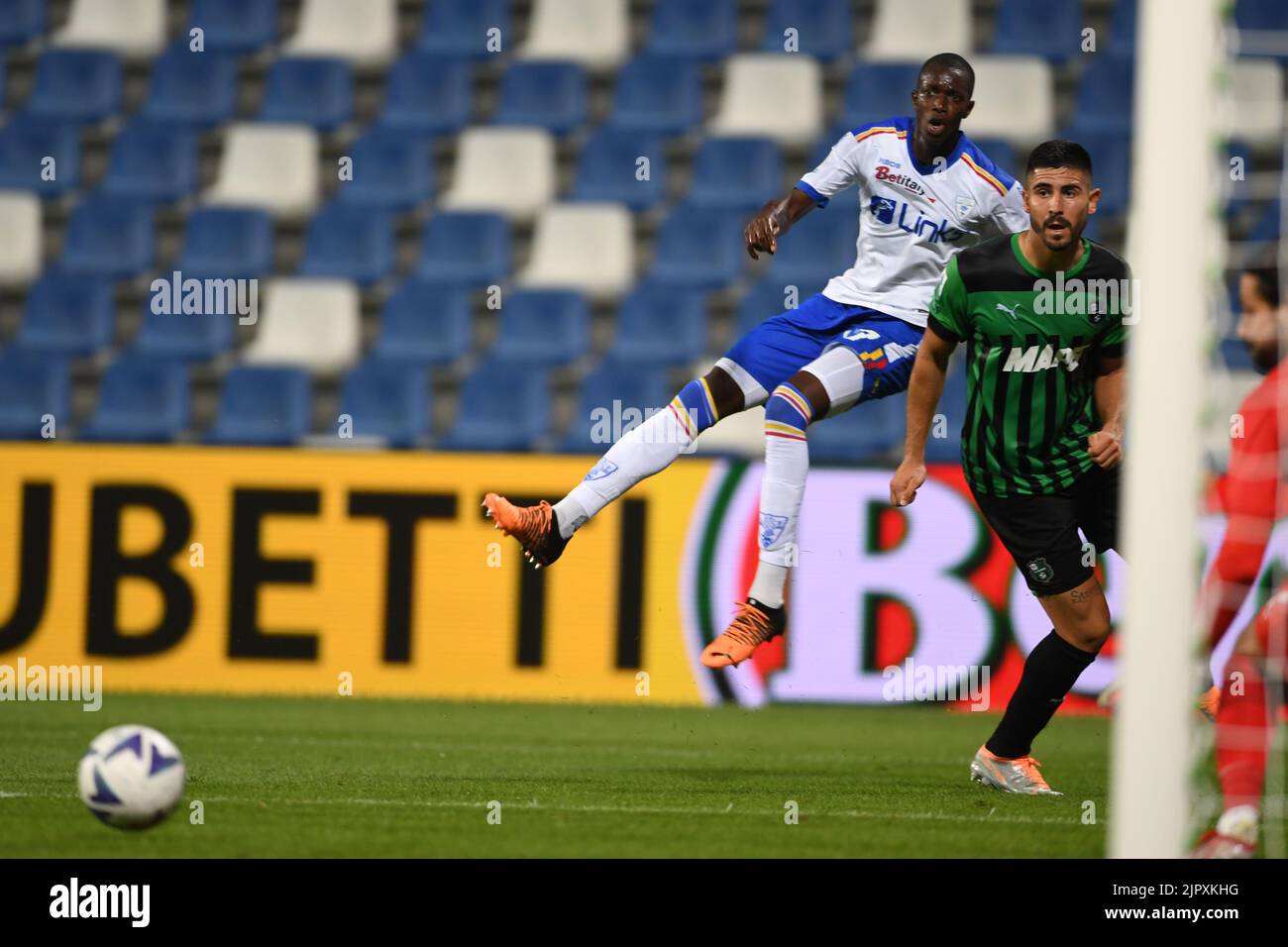 Assan Ceesay (Lecce)Martin Erlic (Sassuolo) during the Italian "Serie A ...