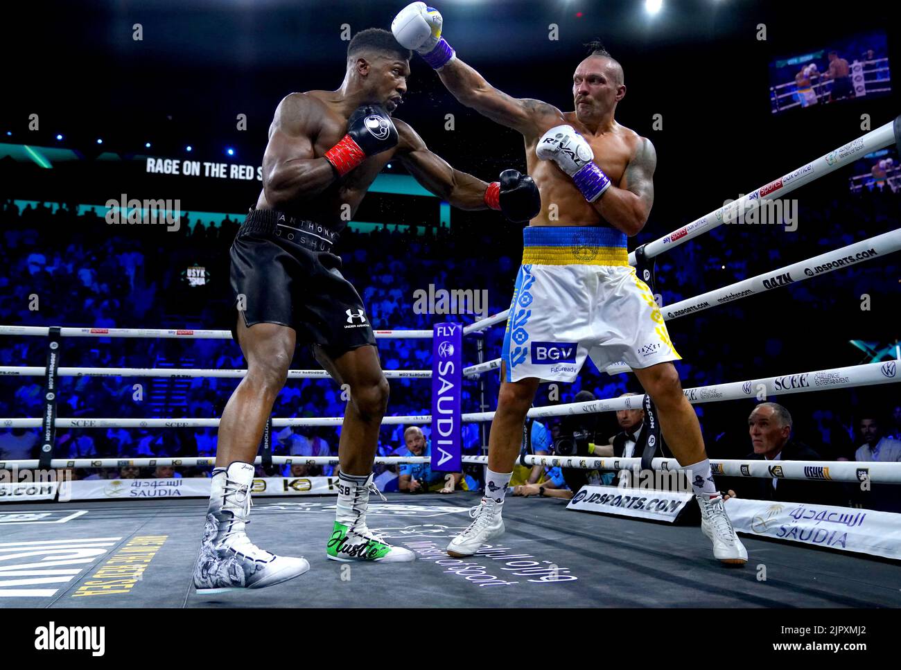 Anthony Joshua (left) and Oleksandr Usyk in action during their World Heavyweight Championship ...